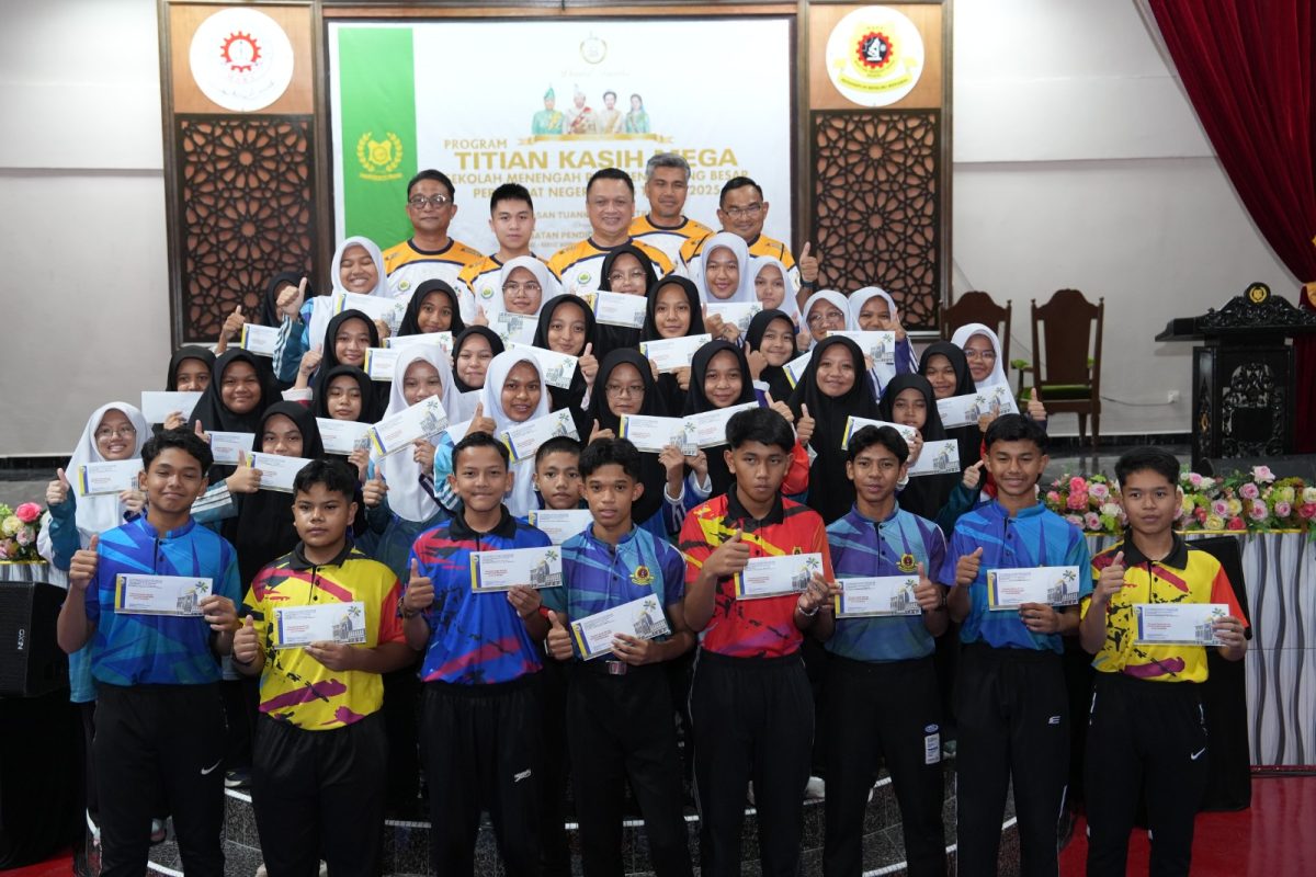 MAIPs Sumbang RM20,000 Bantu Kecemerlangan Akademik Pelajar MRSM Beseri